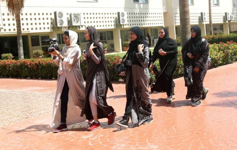 La tenue traditionnelle saoudienne - Les petites jambes